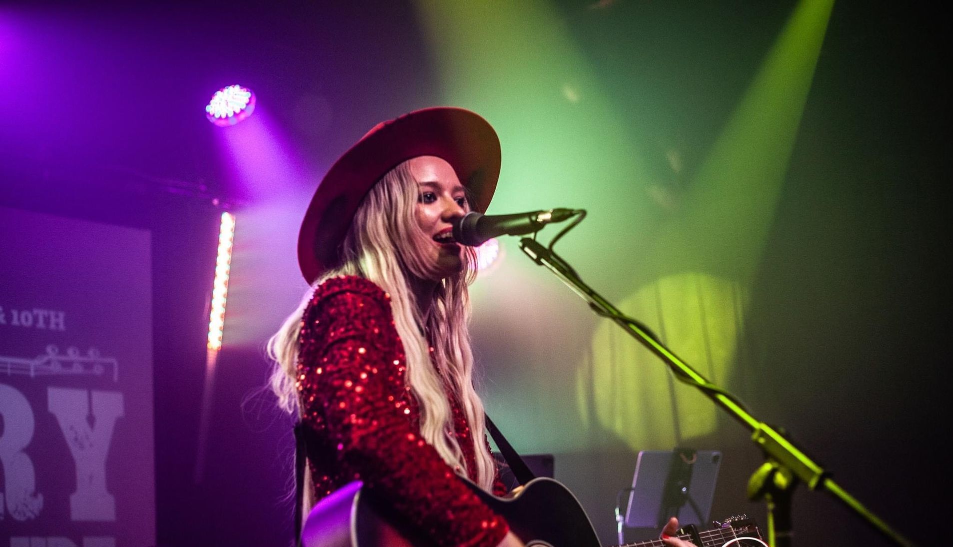 Robyn Red | Singer Songwriter | Listen now