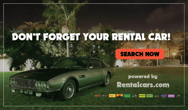 Bond Hotel: Half Moon Club