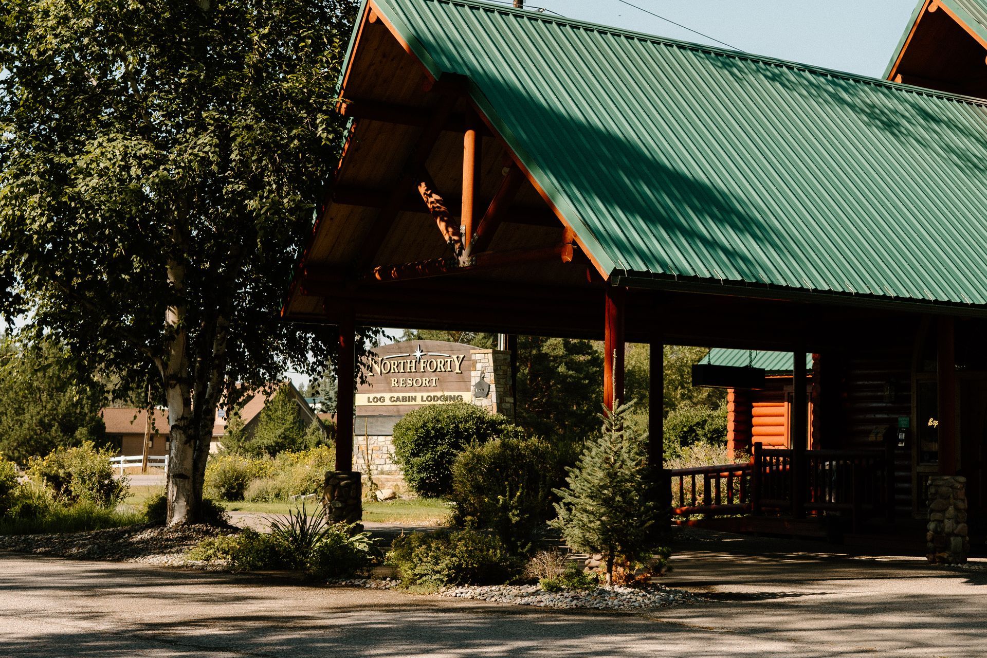 Log Cabin Resort | North Forty Resort | Flathead Valley