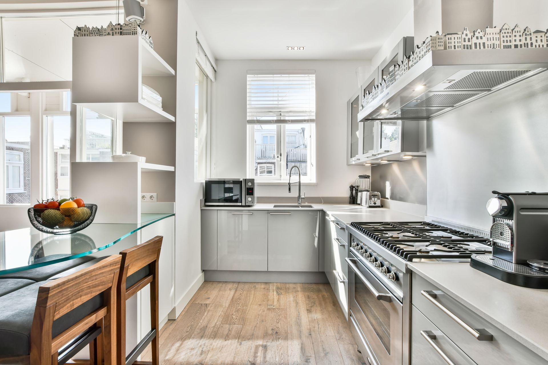 Maximizing Space and Functionality in Small Kitchens: Tips for Efficient Design