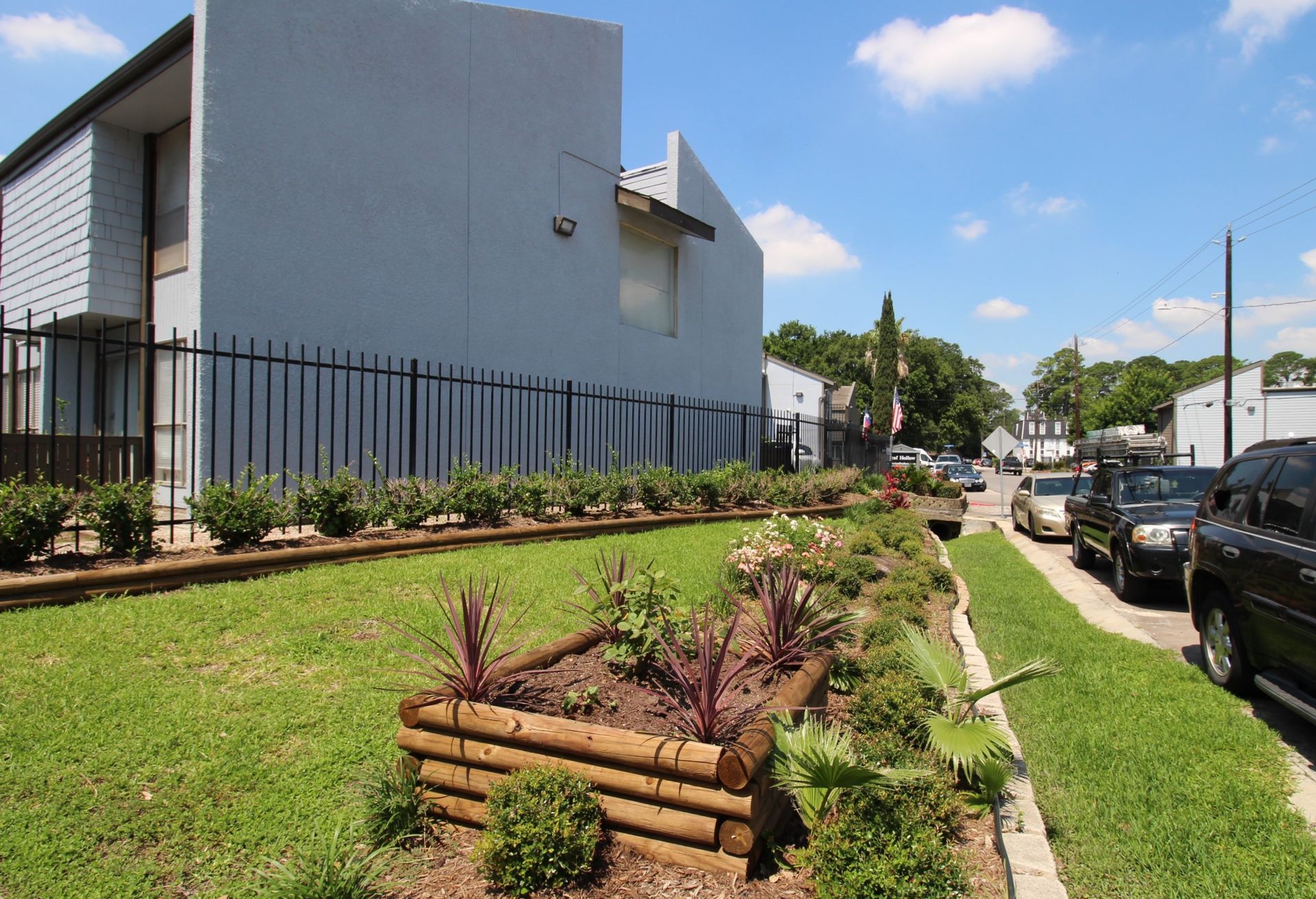 Luxury Apts & Townhomes | Spring Branch Central |Affortable 1-3 Bedrooms