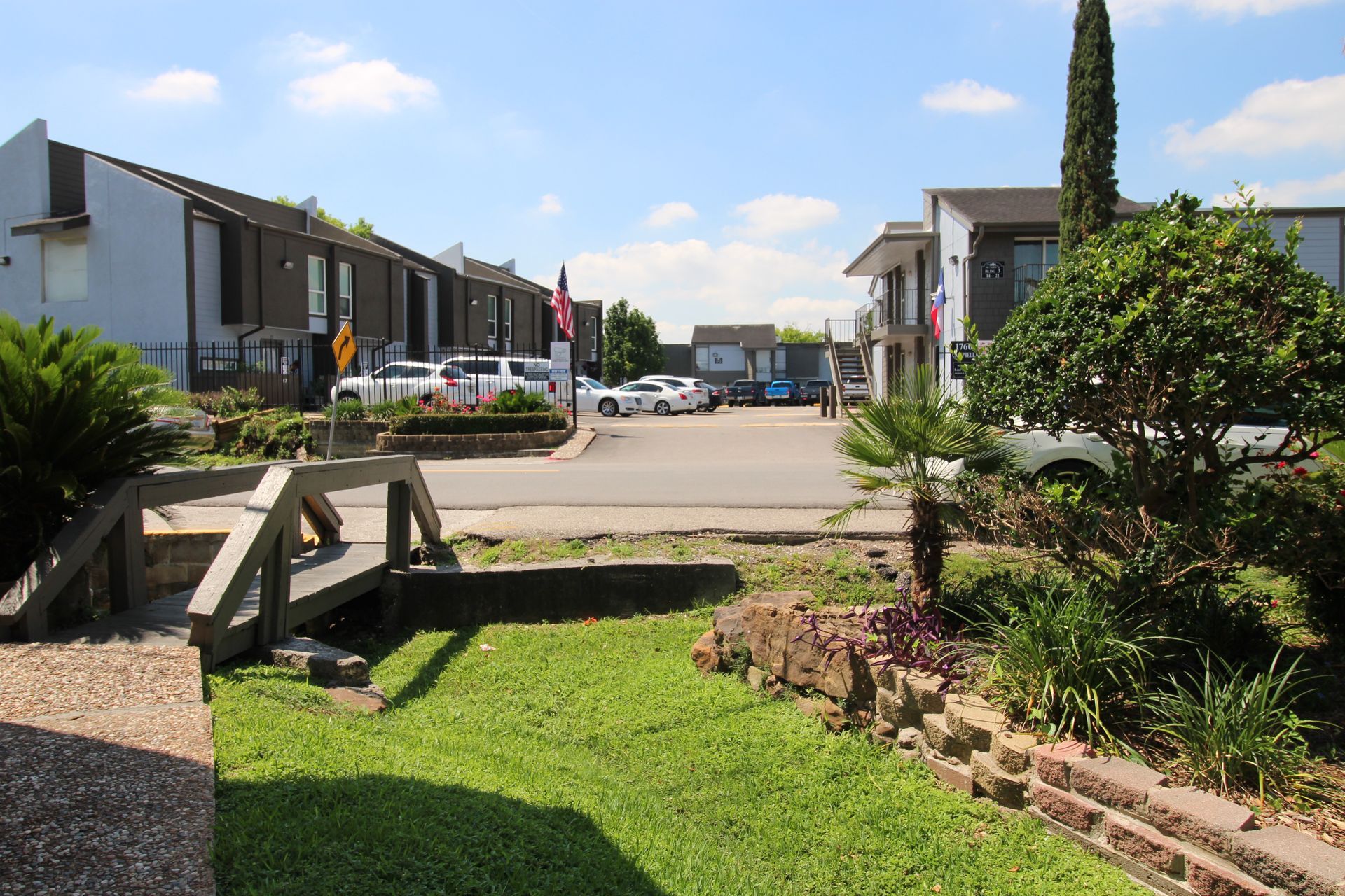 Luxury Apts & Townhomes | Spring Branch Central |Affortable 1-3 Bedrooms