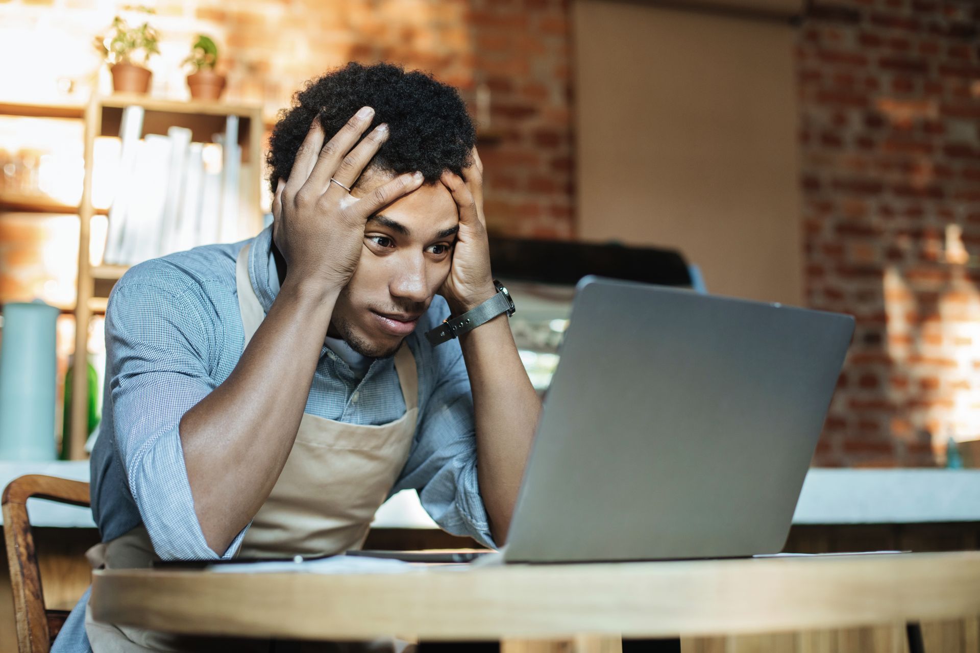 Online Reputation Crisis Response: How to Take Control Fast