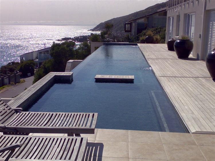 Experts- splash pool and infinity pool builders