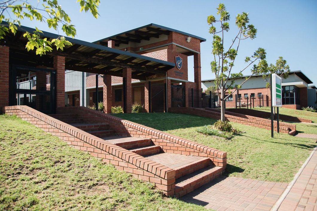 Pinnacle Colleges | Home