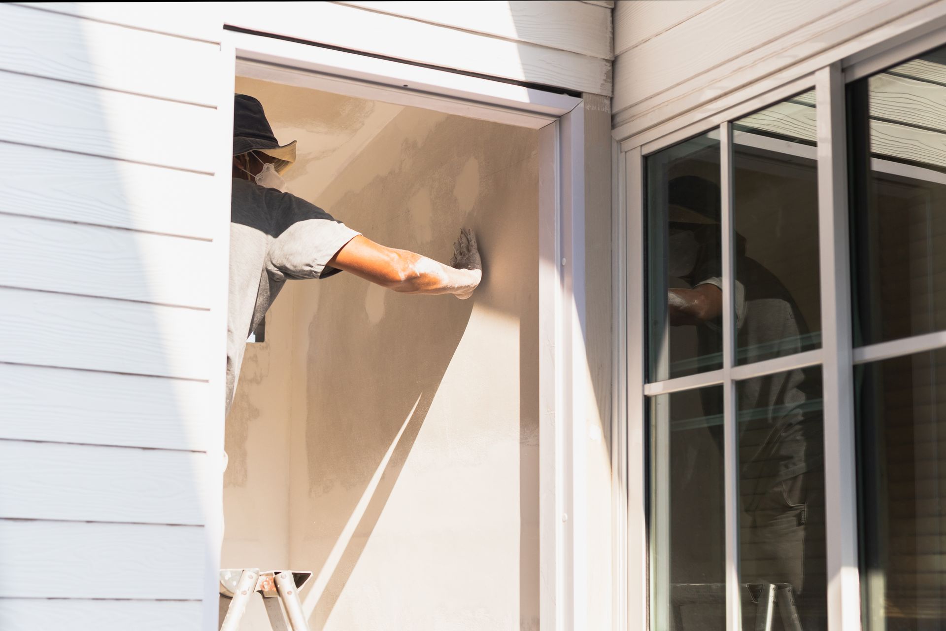 Painting vs. Staining Fiberglass Doors: Choosing the Best Finish