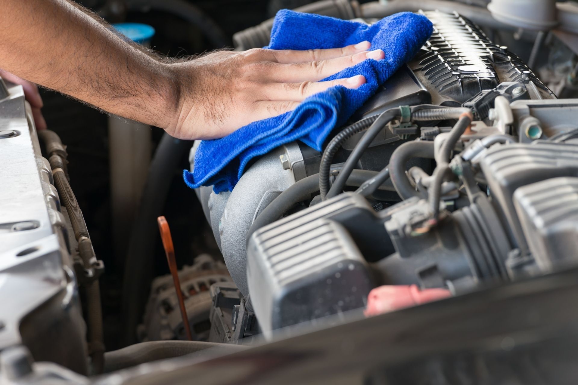 How To Clean Your Car’s Engine: 5 Simple Steps