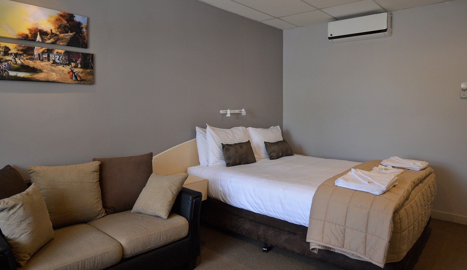 Double Twin Room - Mittagong Motel Accommodation in Southern Highlands ...