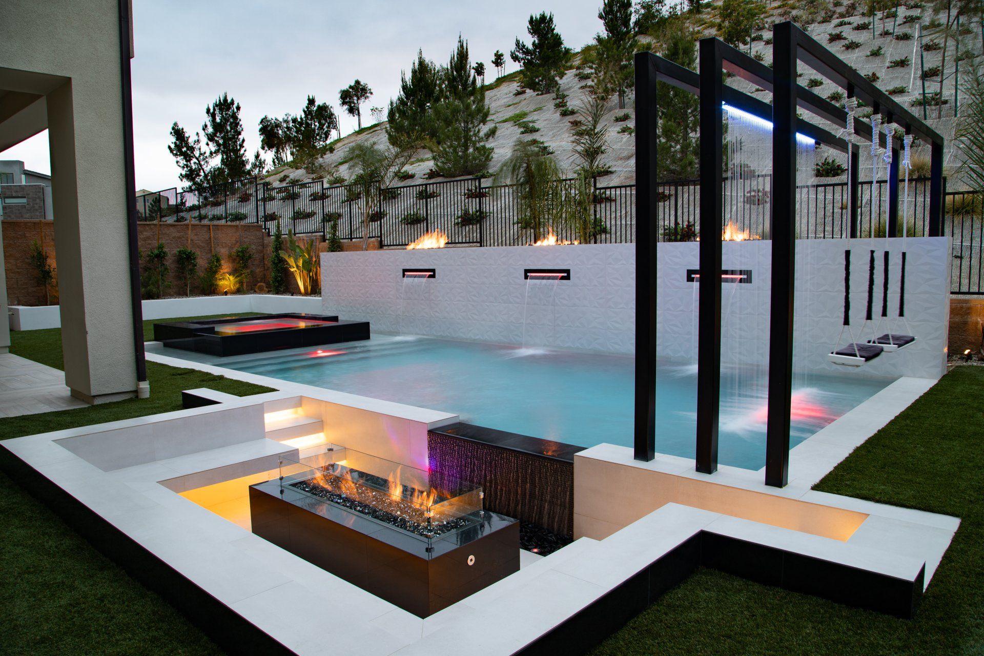 Luxury & Custom Pool Contractors Los Angeles | Pool Logic