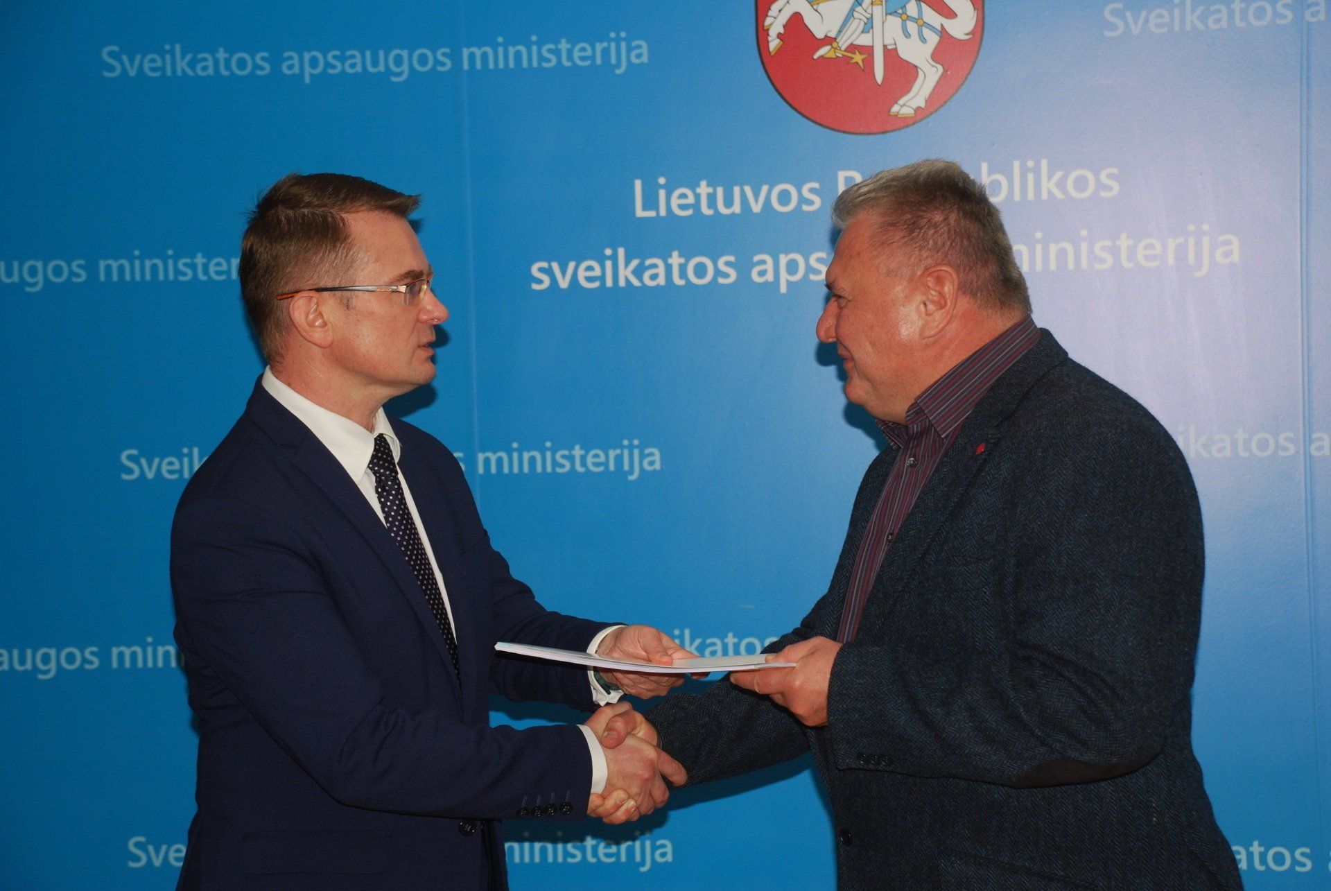 Socialinis dialogas tęsiamas