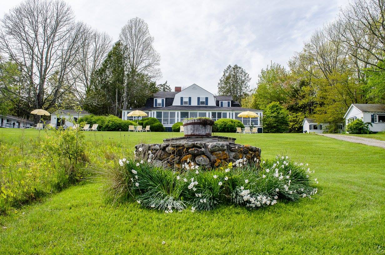 The High Tide Inn | The Best Camden Maine Lodging