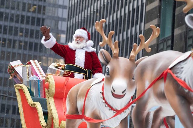Santa parade store