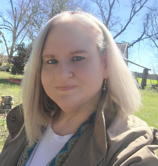 Lisa Alderman's Instagram, Twitter & Facebook on IDCrawl