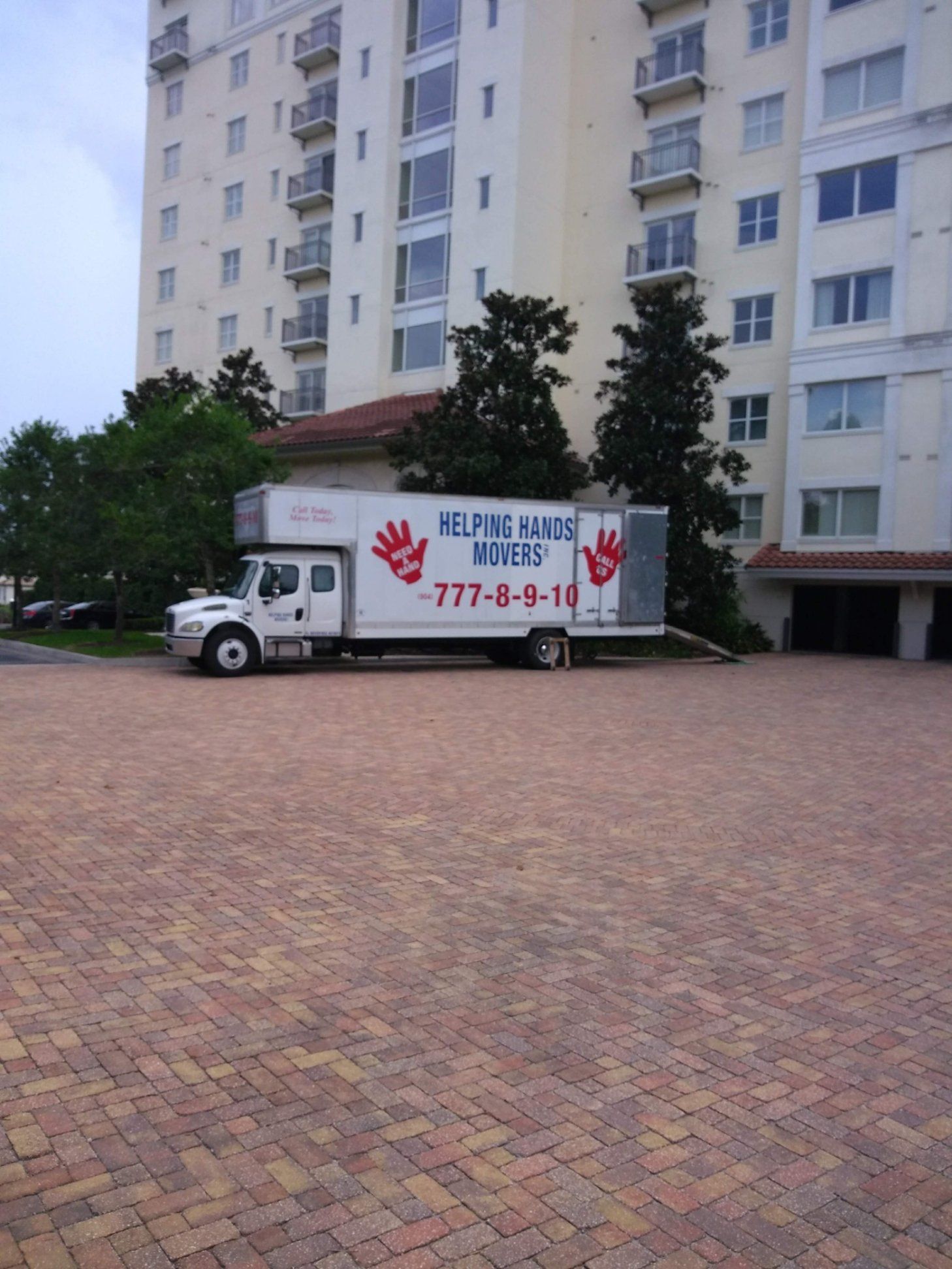 Helping Hands Movers Inc. | Jacksonville, FL