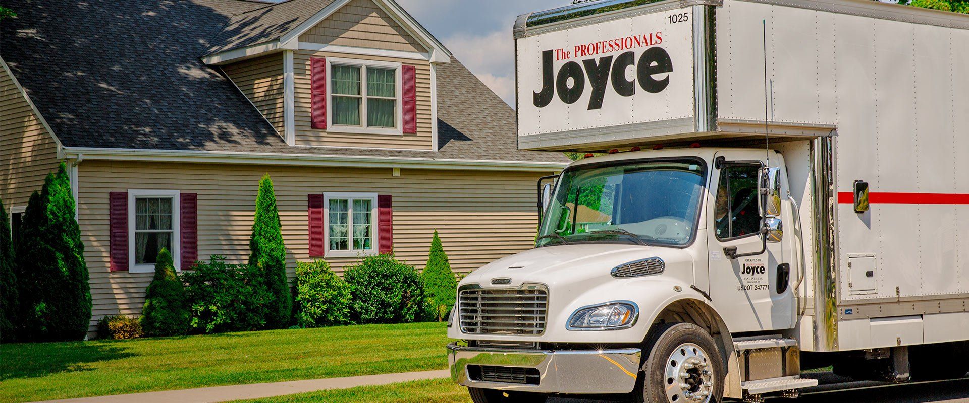 How to Downsize Before a Big Move: 5 Decluttering Tips