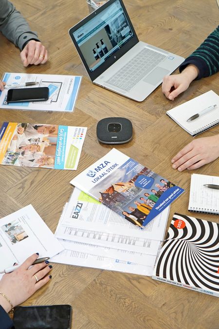 EAZZI | we make digital EAZZI