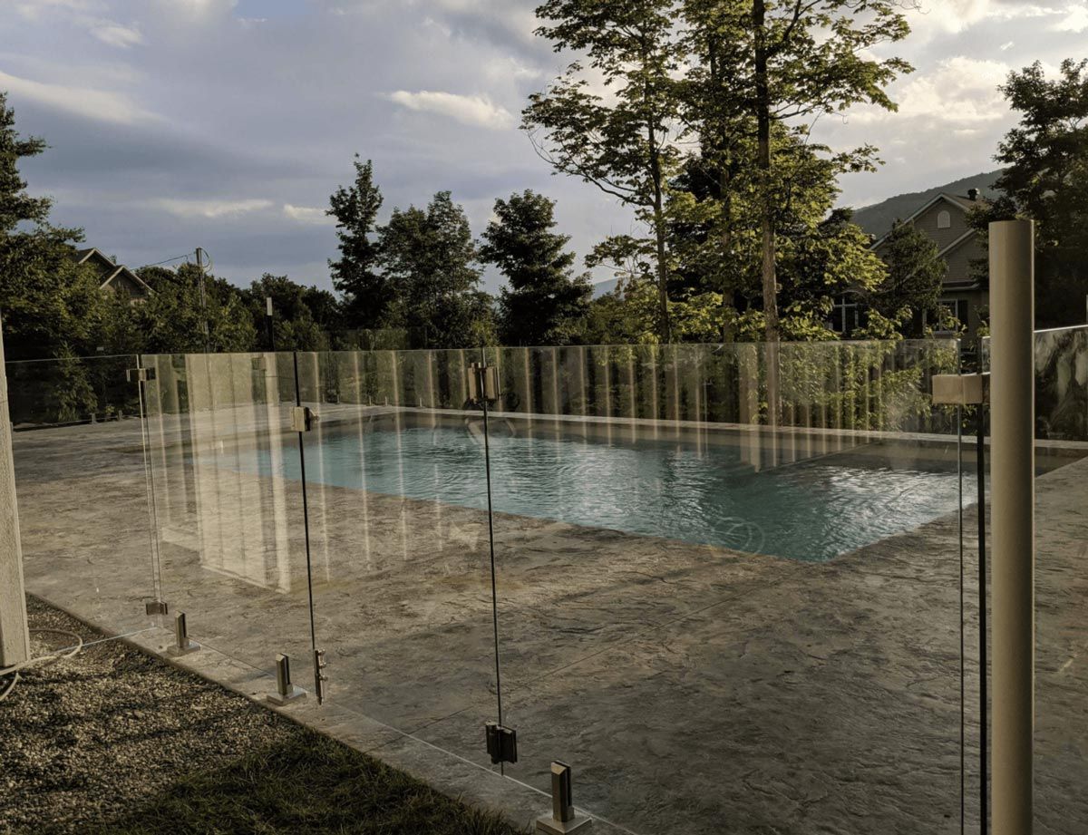 3 Benefits Of Modern Pool Fencing Solutions | Rabbo's Fencing