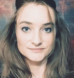 Laura Capes's Instagram, Twitter & Facebook on IDCrawl