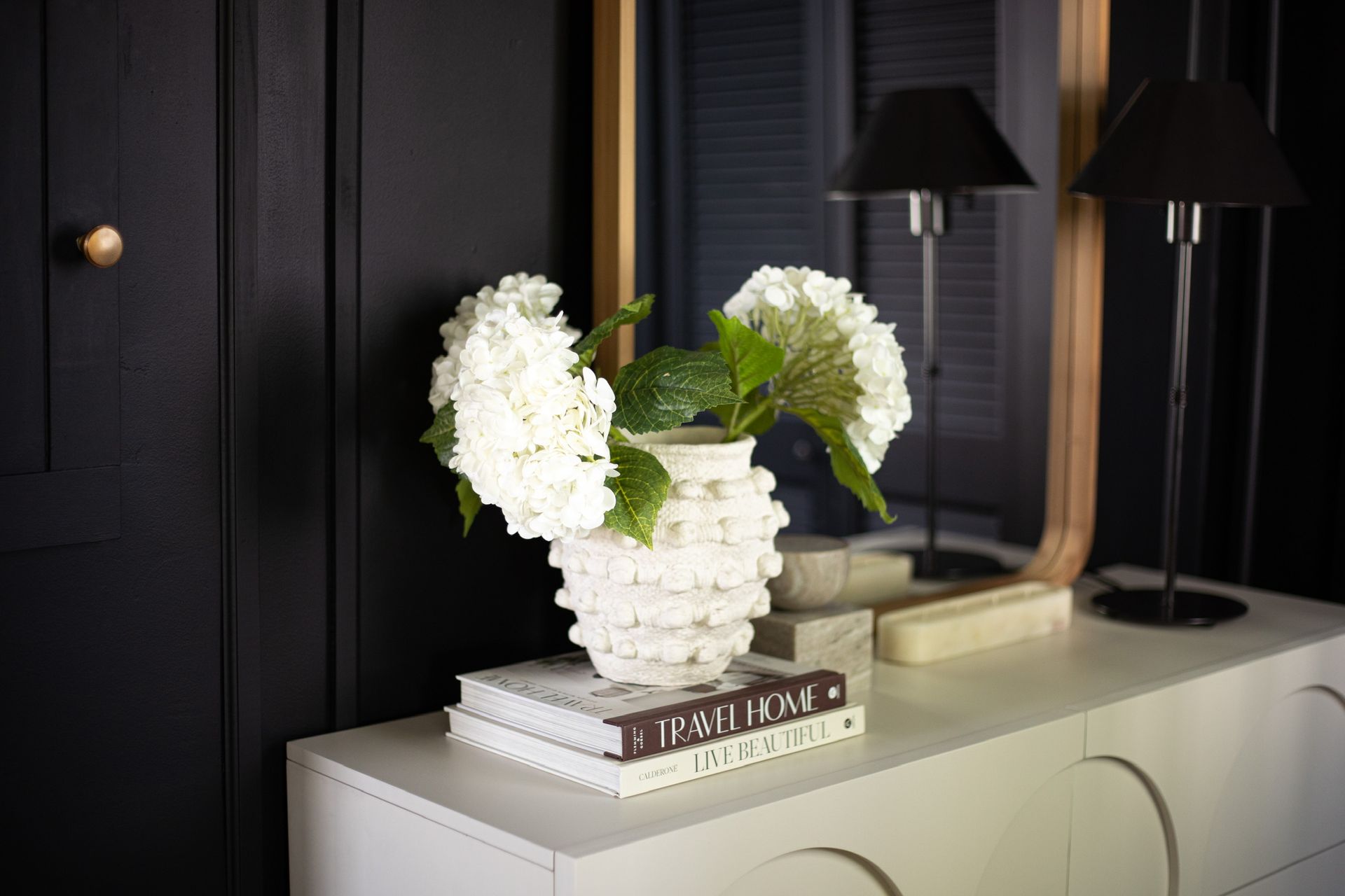 DRAMATIC BOX MOLDING