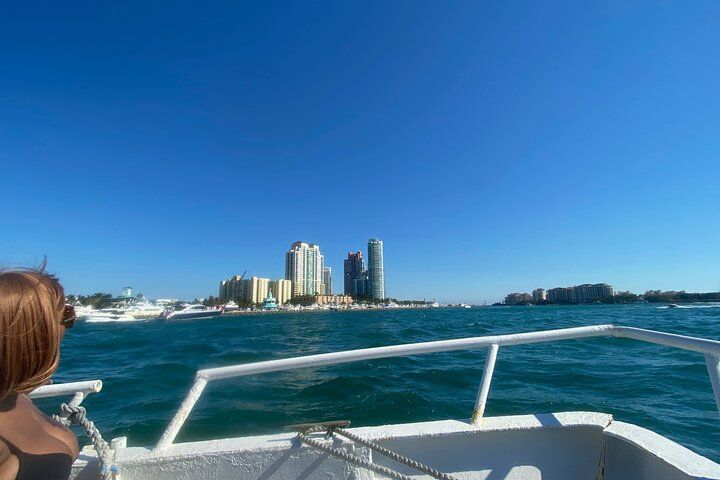 Miami Boat Cruises - Experience the Magic of Miami from the Water!