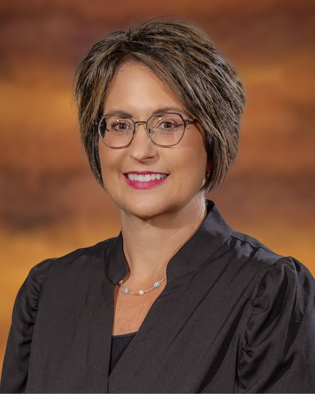 Lisa Rademacher's Instagram, Twitter & Facebook on IDCrawl