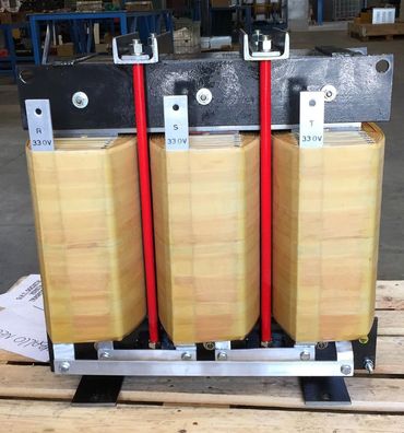 Three-phase transformers | Padua | S.V.T.