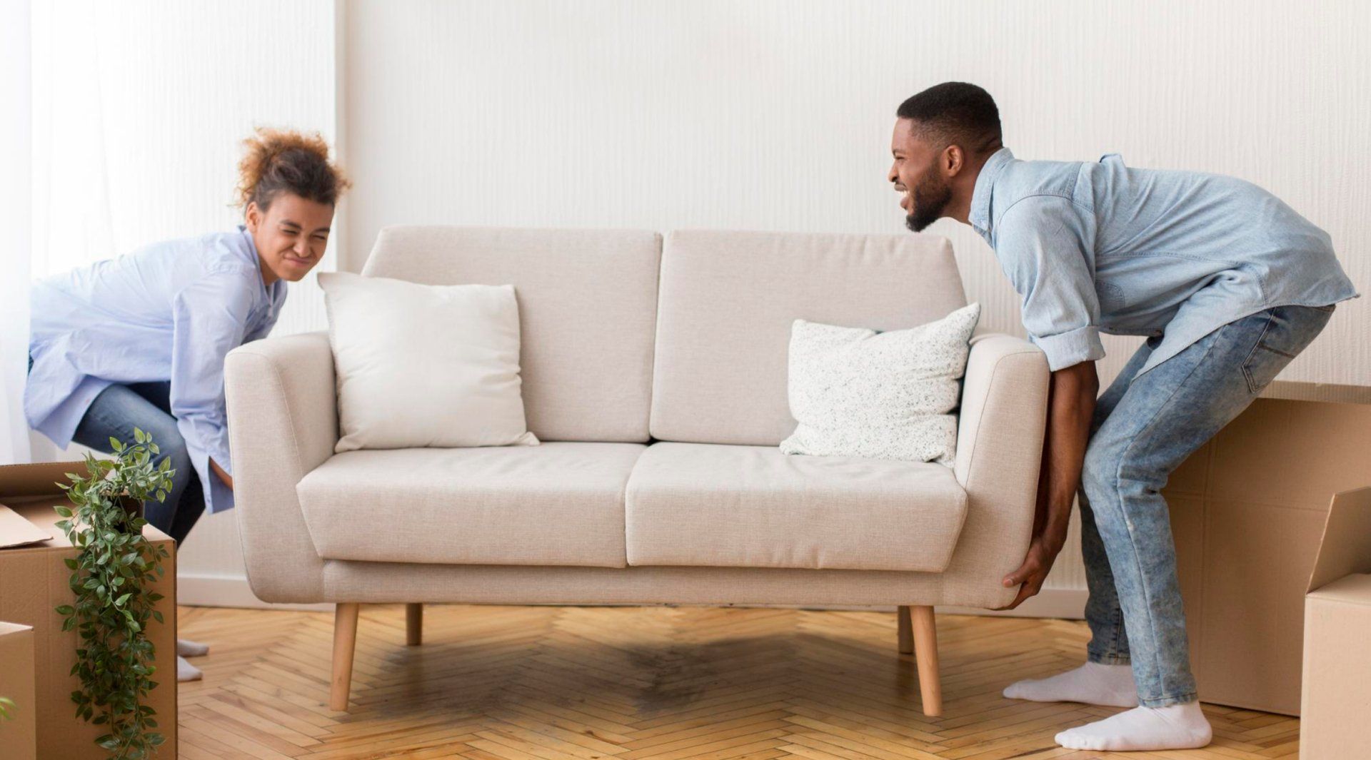 What is the correct way of lifting a heavy object?