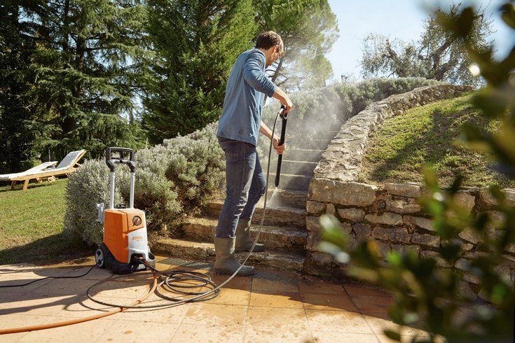 Garden machinery suppliers | Cheltenham Garden Machinery