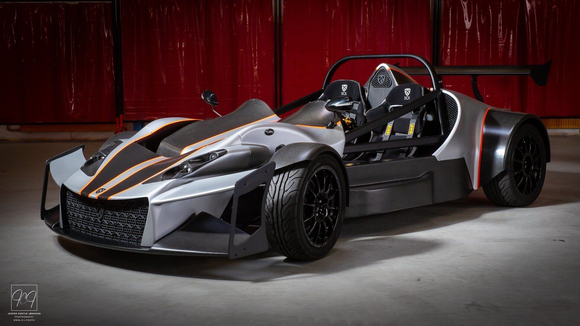 DANSK RACERBIL FLYVER AF BANEN!