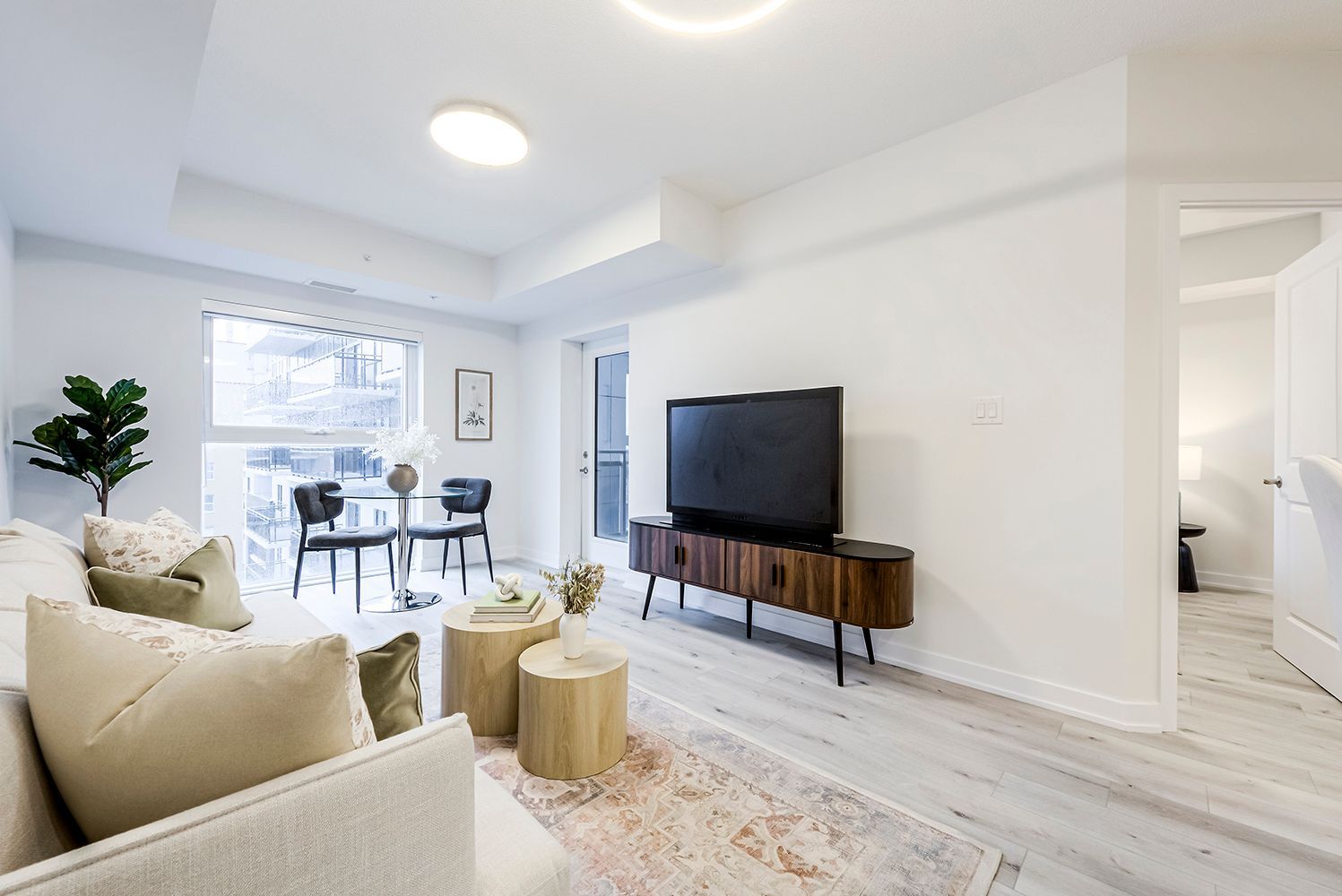 Gallery | Suites and Building pictures at 1475 whites road Pickering