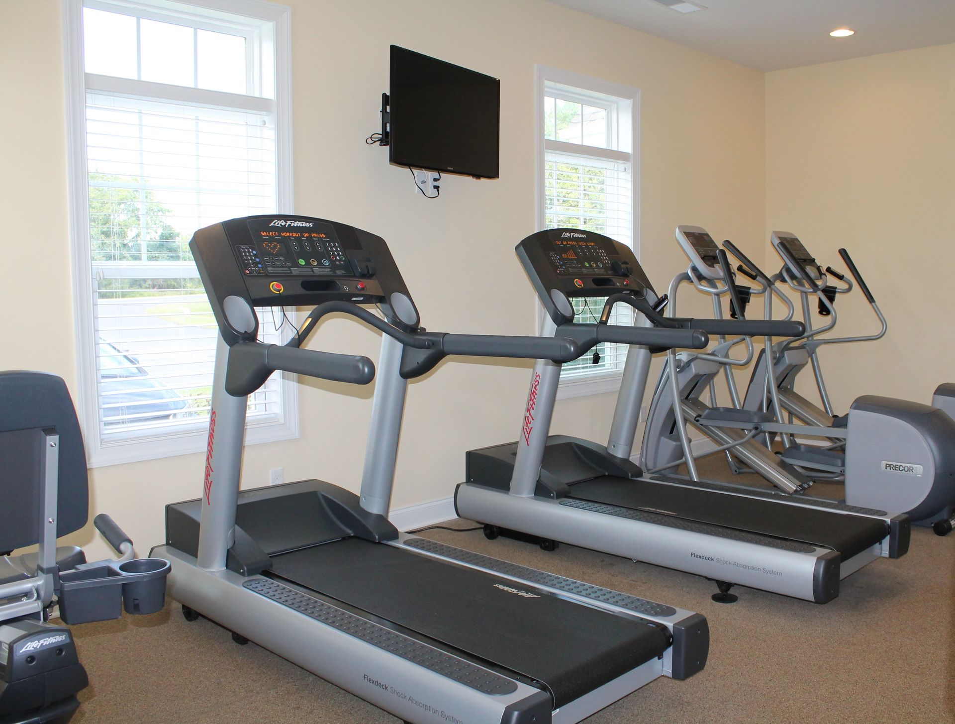 Modern Amenities and Grounds Make You Want to Come Home