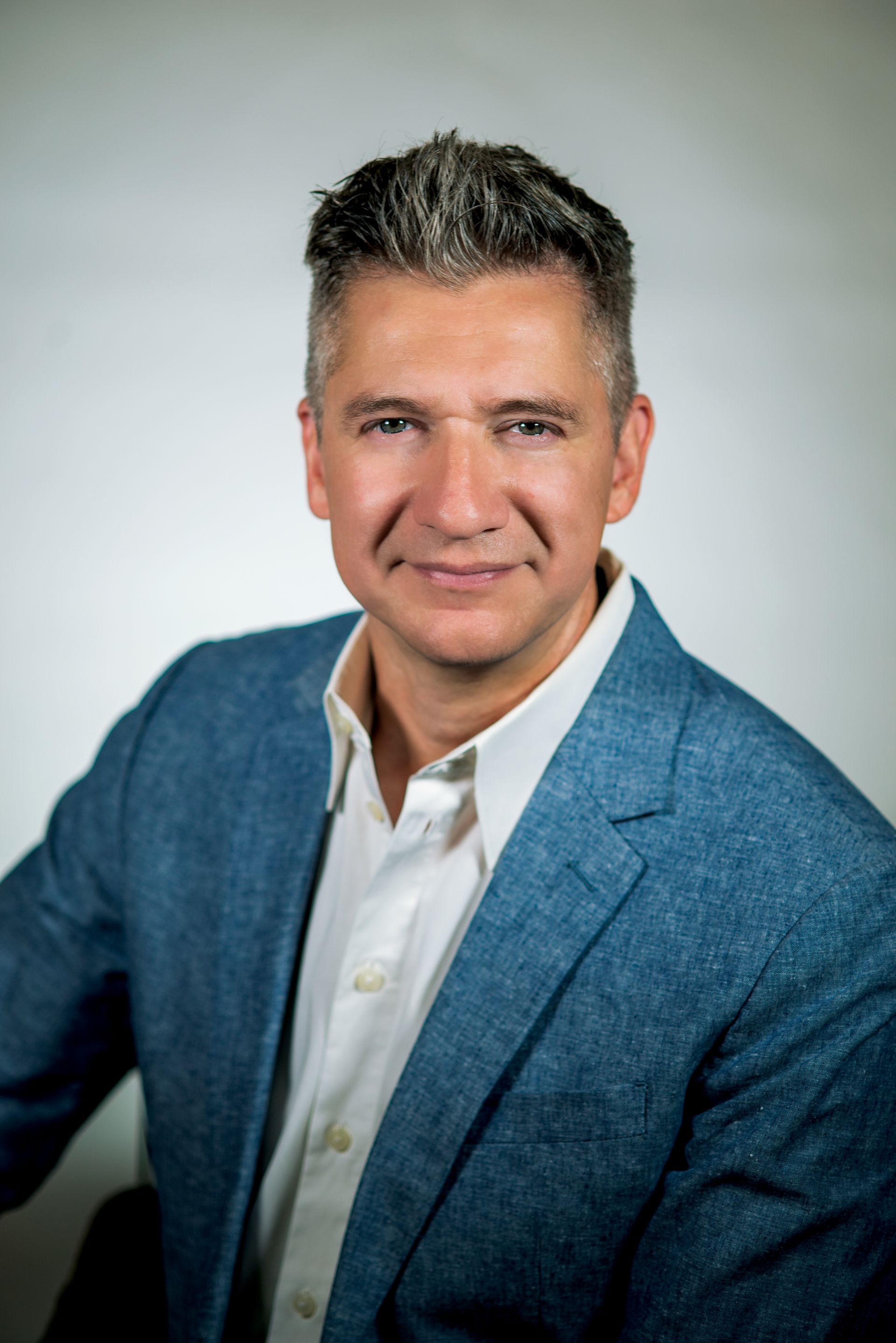 Alexis Estevez | Family-Focused Pasadena Realtor