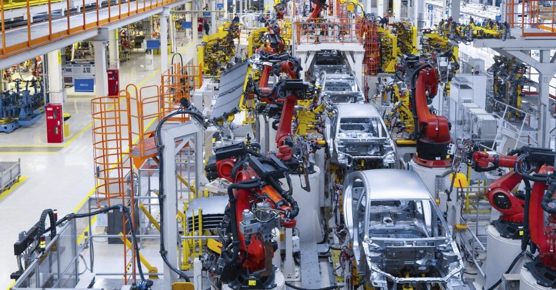 Linha de produção industrial: o que é e por que de automatizar?