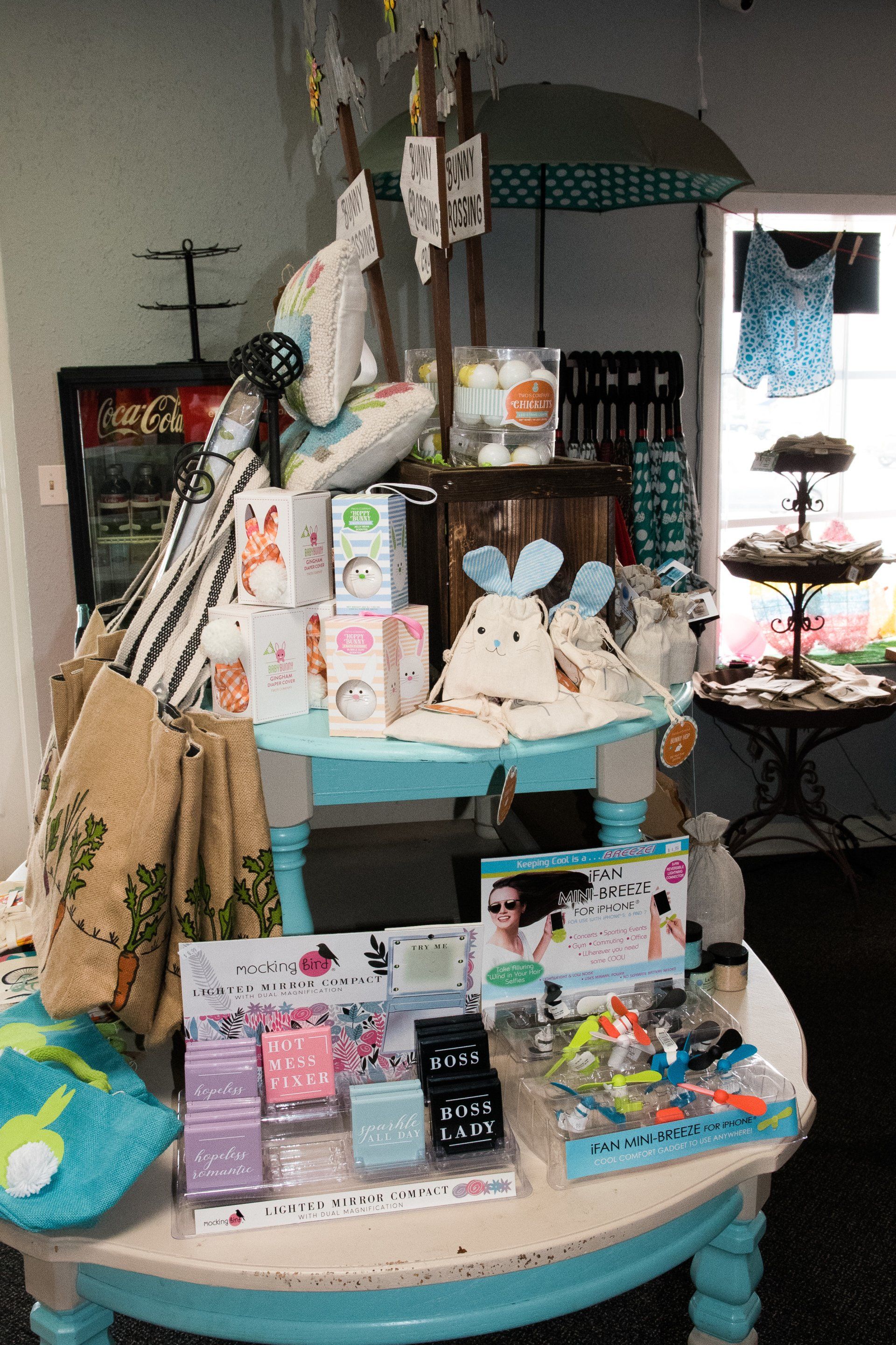 Ladies apparel. Clothes, Bags, Jewelry, trinckets and more. The perfect ...