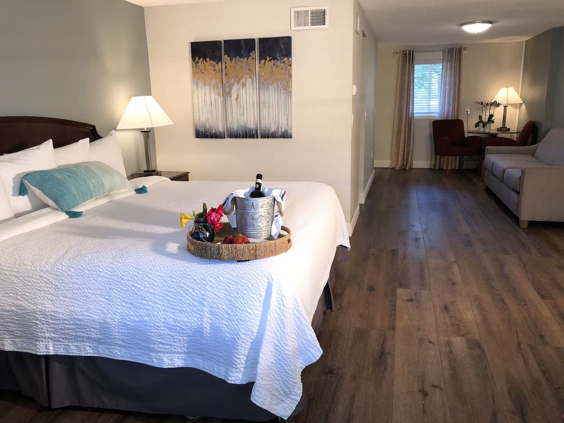 Rooms | The Hyannis Inn | Hyannis, MA