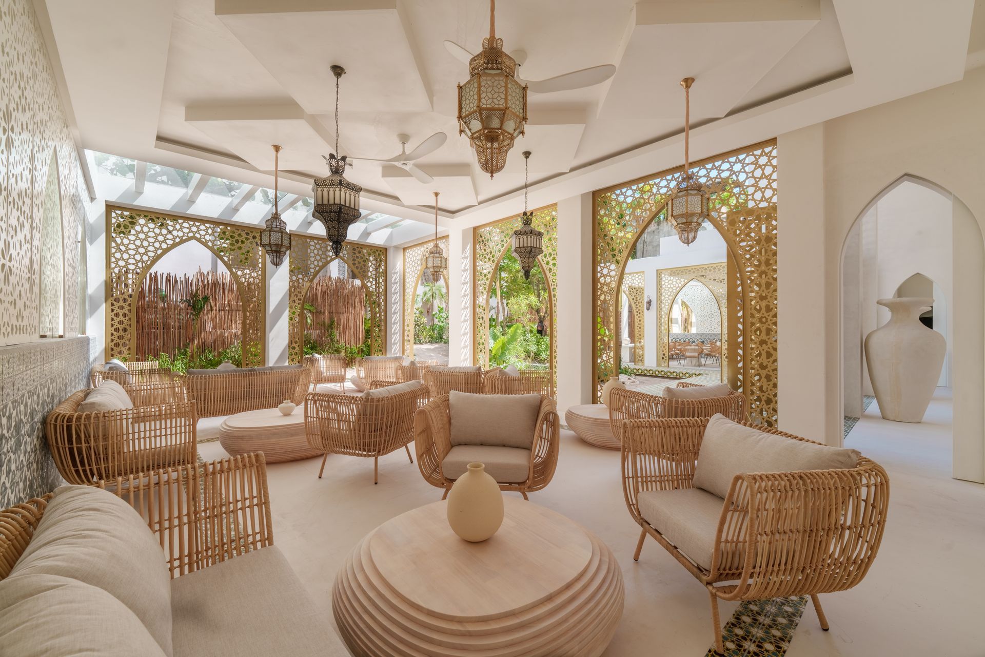 "Refugio de Lujo Marroquí en la Playa | Sana Tulum"