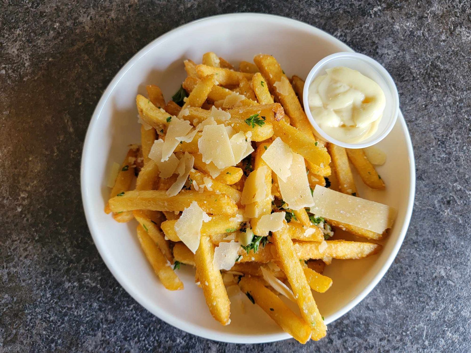 Uncle Larry's Rustic Inn | Pike Lake Hartford Wisconsin