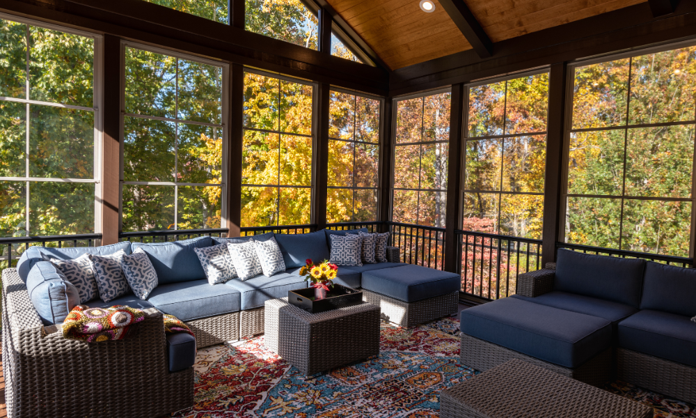 Enhancing Privacy and Style: Choosing the Right Screen Enclosure Design ...