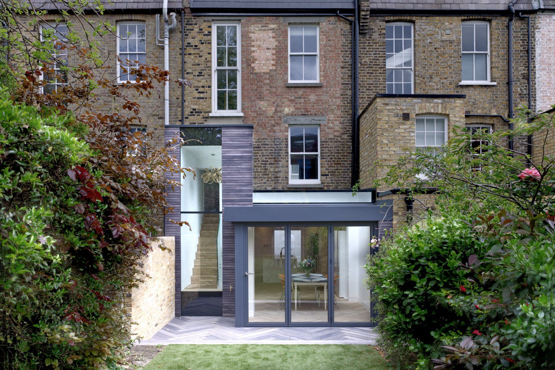 CLOSET WING HOUSE