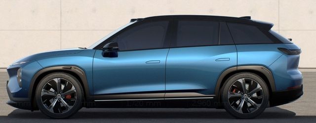 Chinesische Autologos Auto Logo Und Elektroauto Vor Ort.