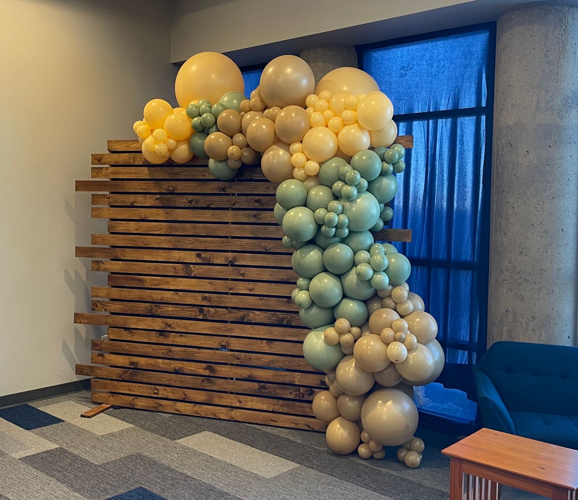 Balloon Décor | Arches | Garlands | Columns | Sculptures & More ...