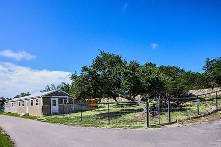 Boarding Services | Seven Oaks Kennel | Spring Branch