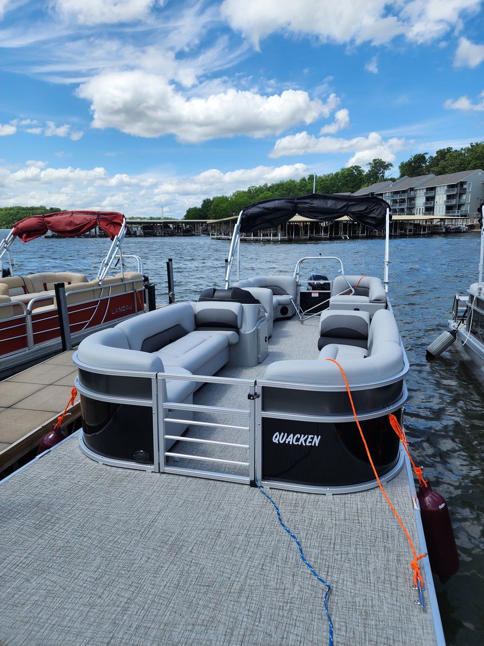 Dirty Duck Boat Rentals : Lake of the Ozarks