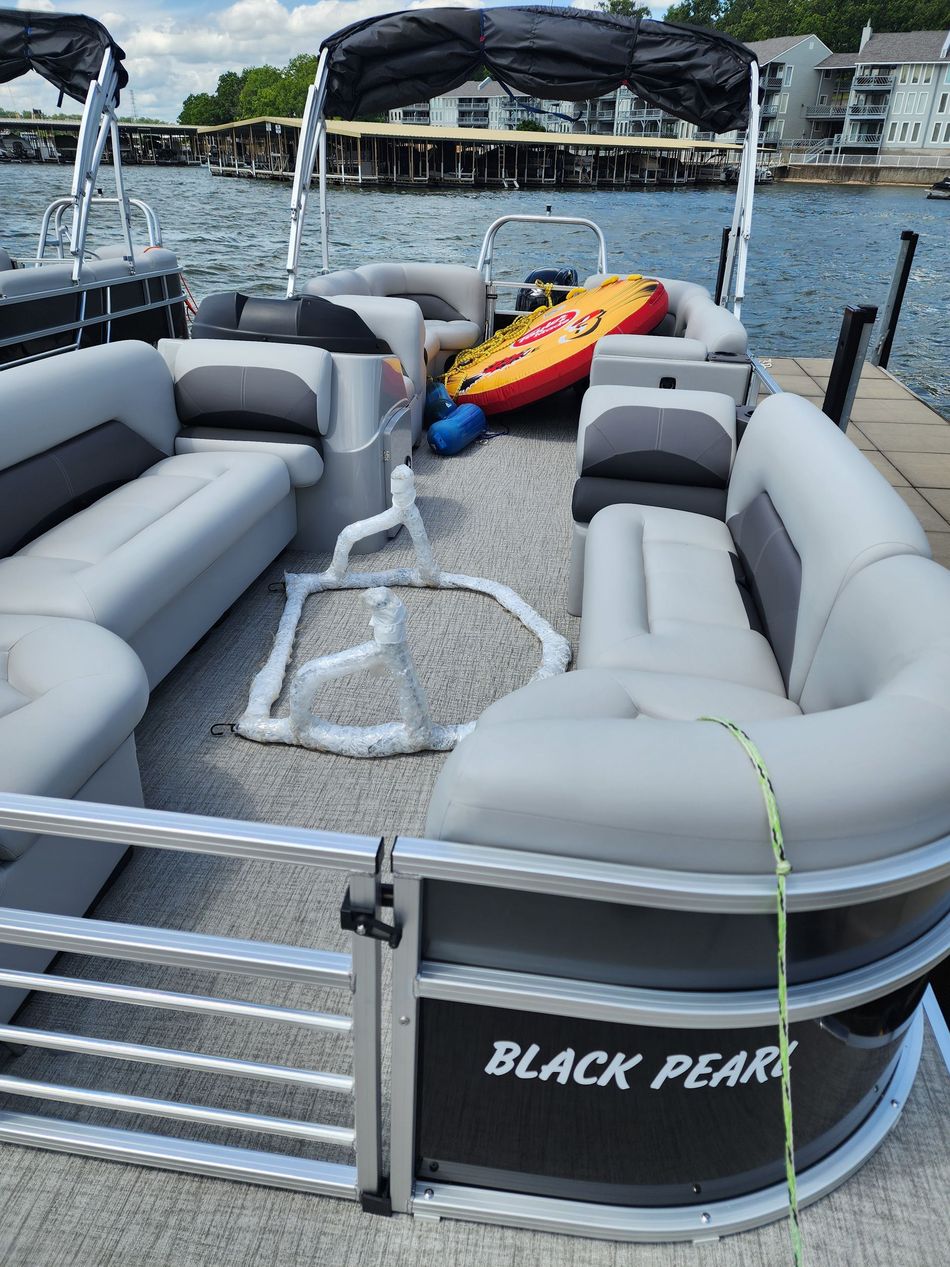 Dirty Duck Boat Rentals : Lake of the Ozarks