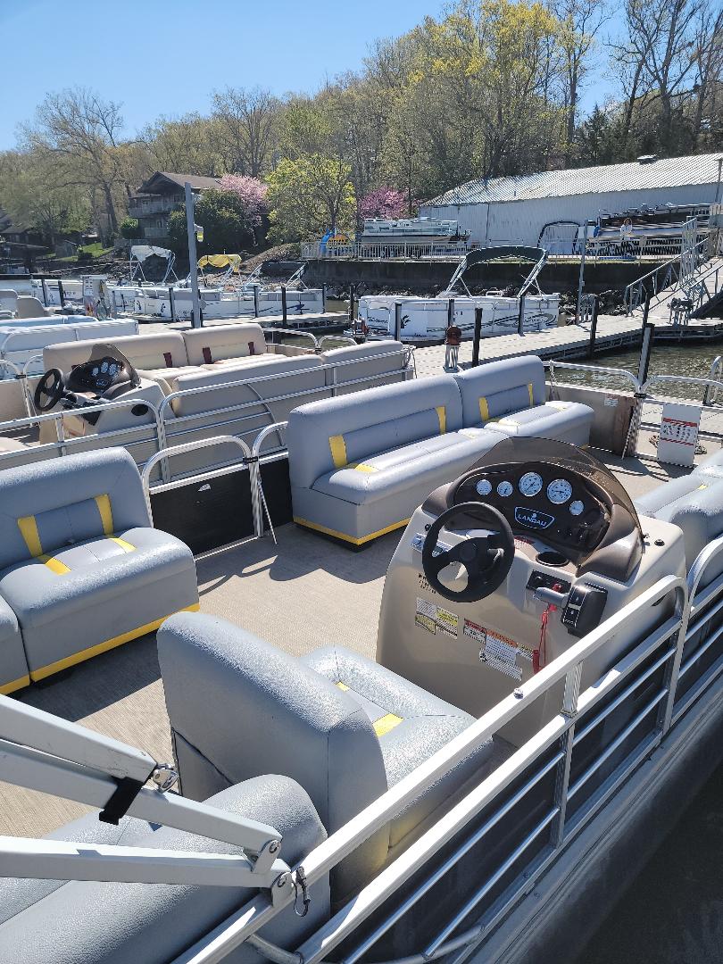 Dirty Duck Boat Rentals : Lake of the Ozarks