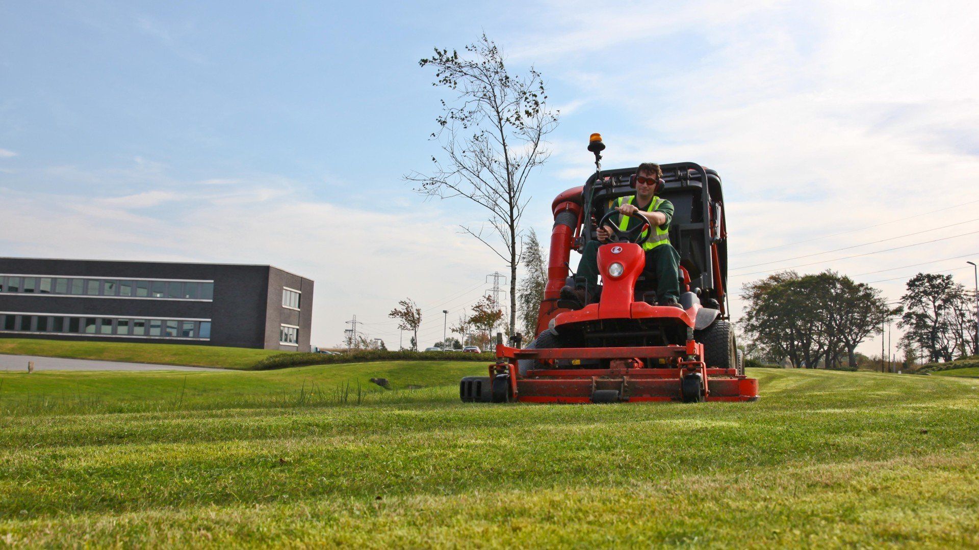 Commercial Grass Cutting: Summer Services | GMCB Ltd