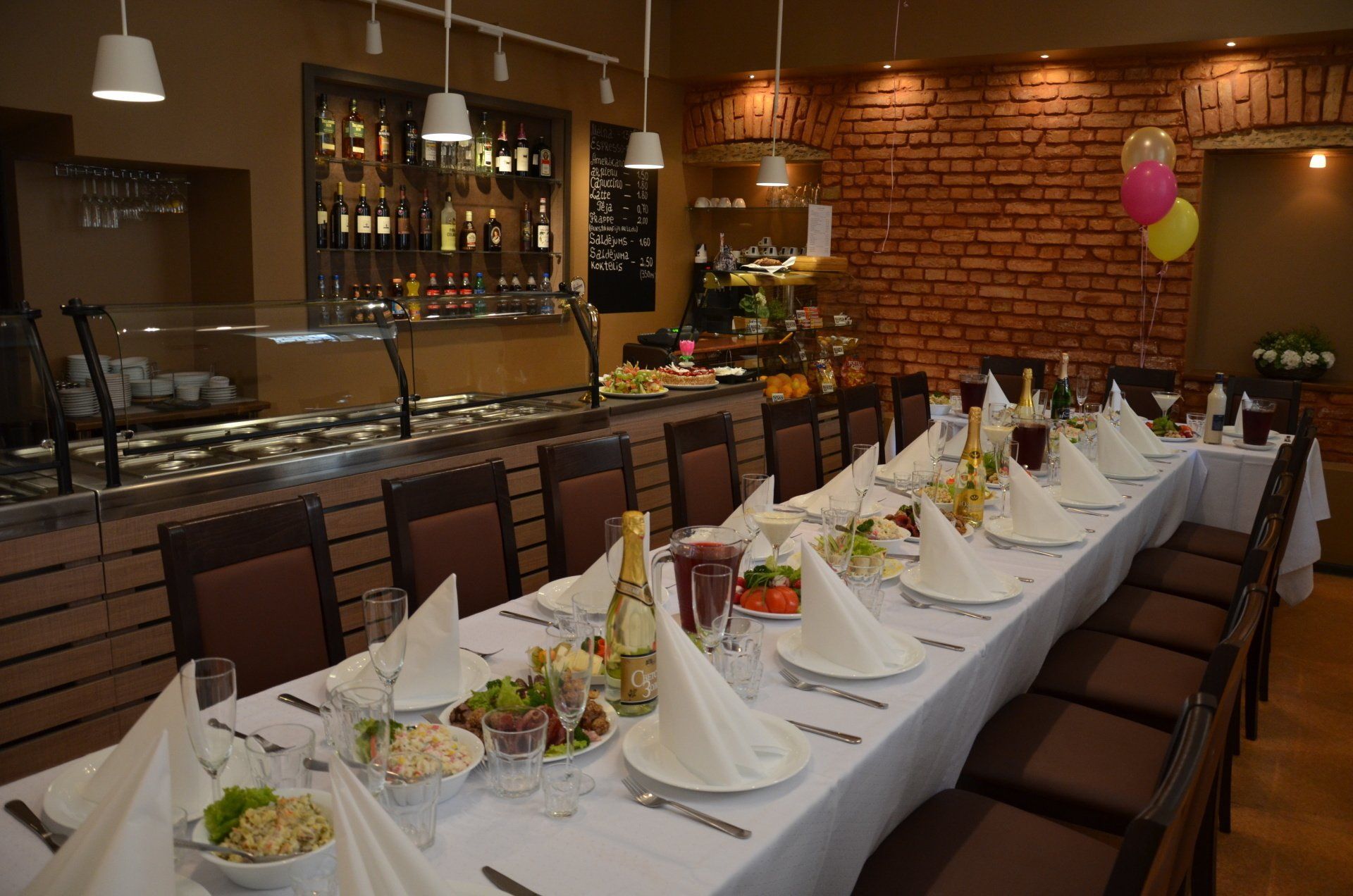 Kafejnīca, bistro | Pusdienu piedāvājums | Klājam banketus | Kafe Firss