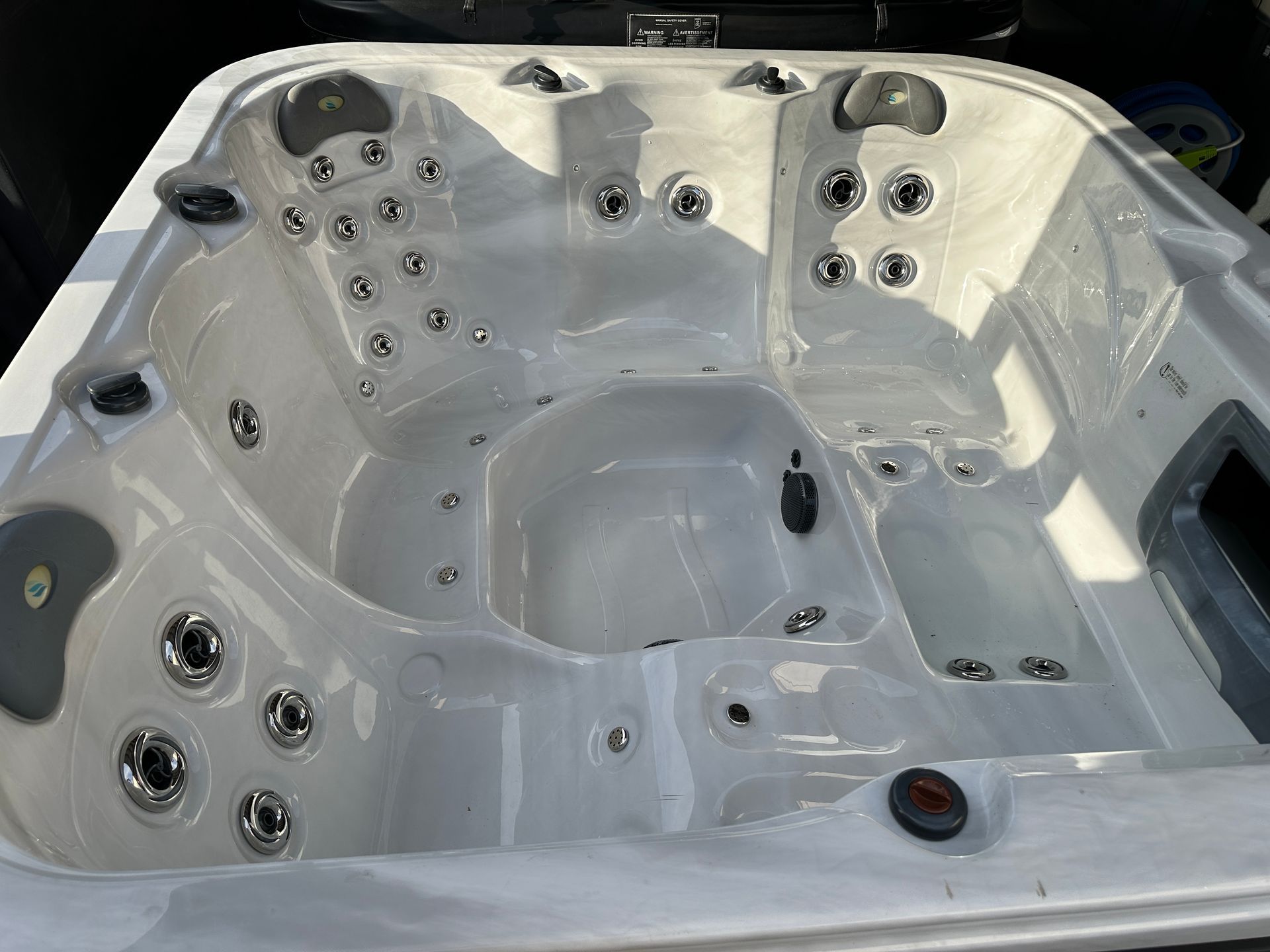 5 Person Spas | Tenambit, NSW | Bubbly Spas