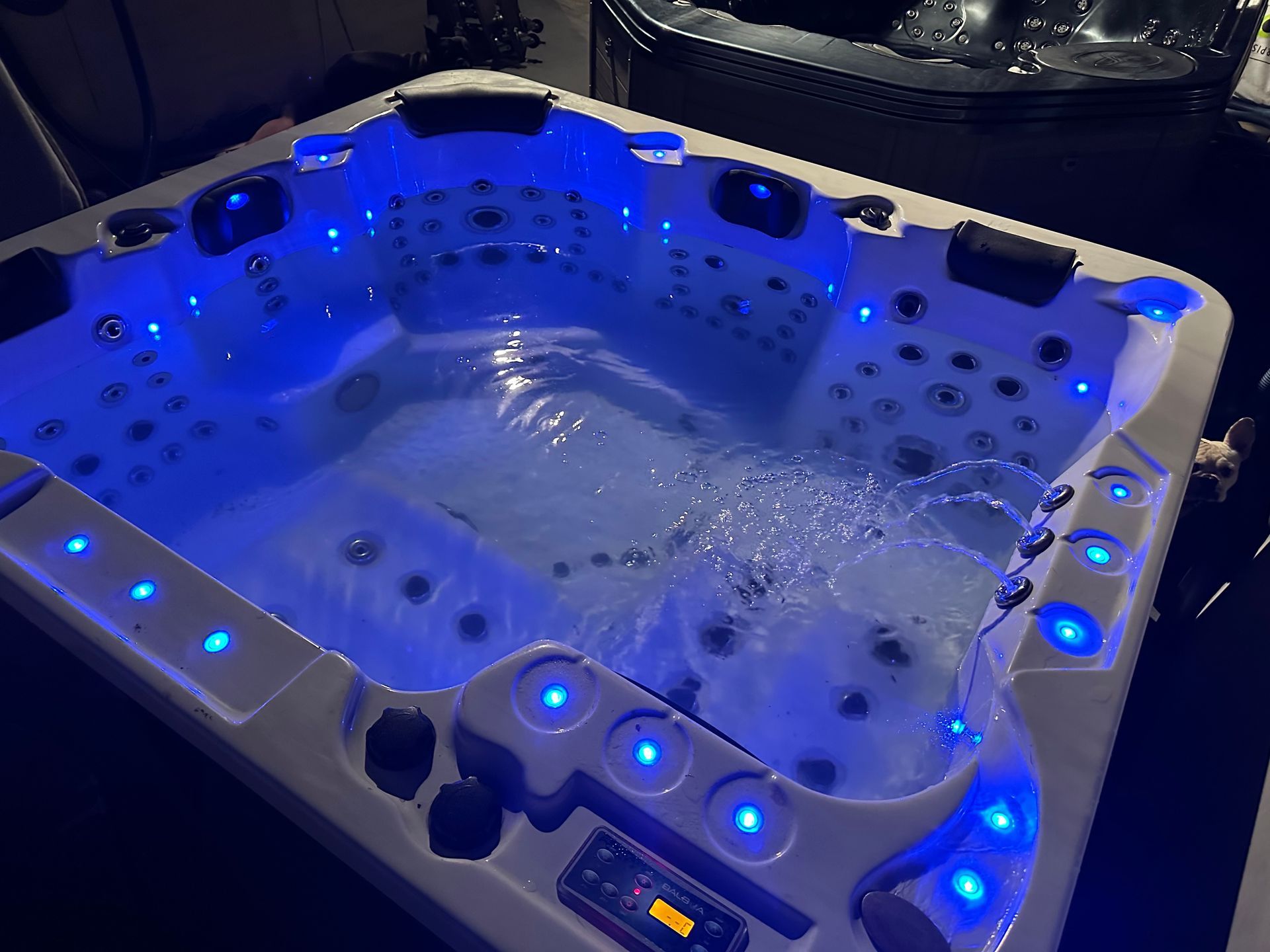 5 Person Spas | Tenambit, NSW | Bubbly Spas