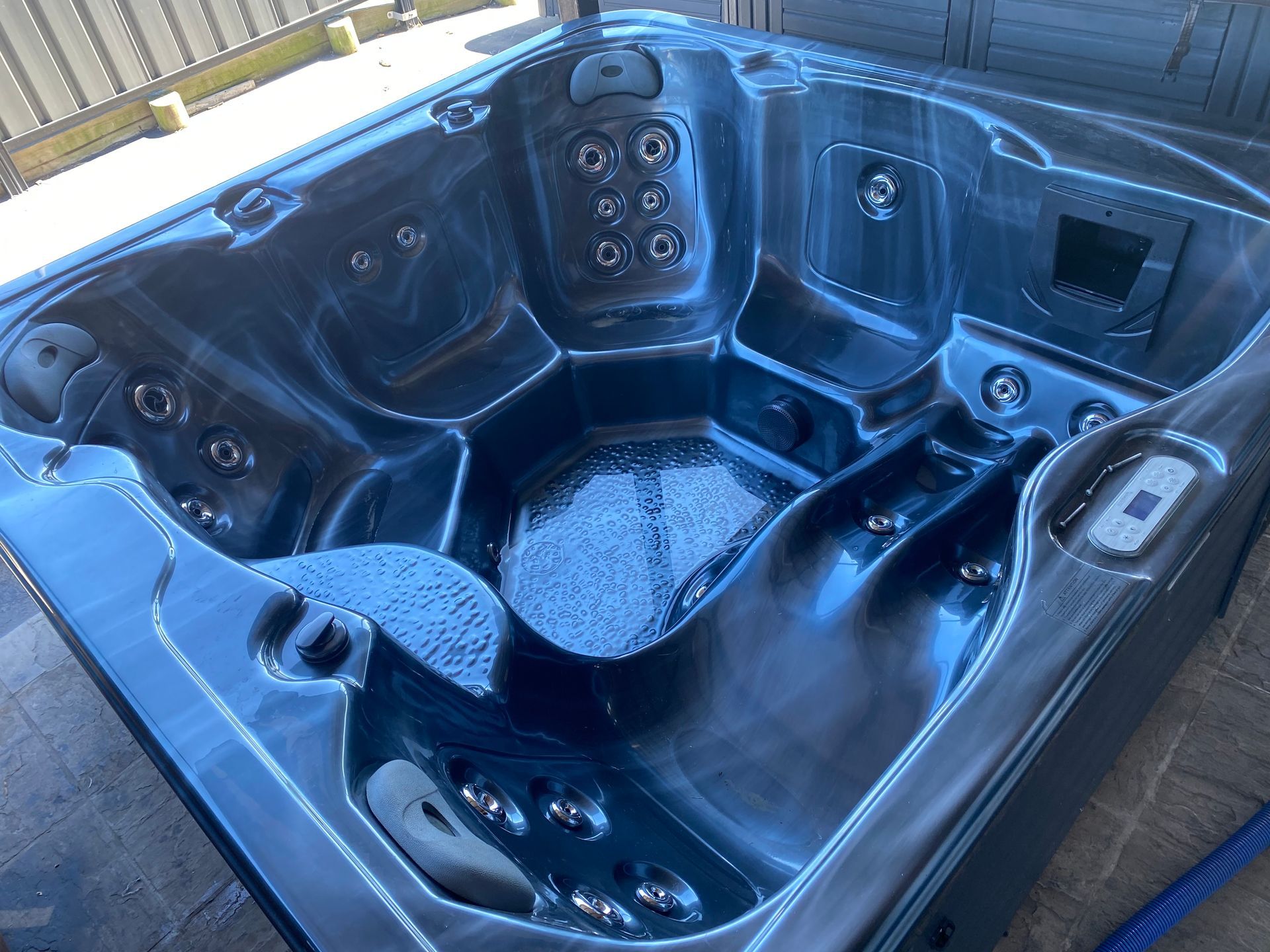 5 Person Spas | Tenambit, NSW | Bubbly Spas